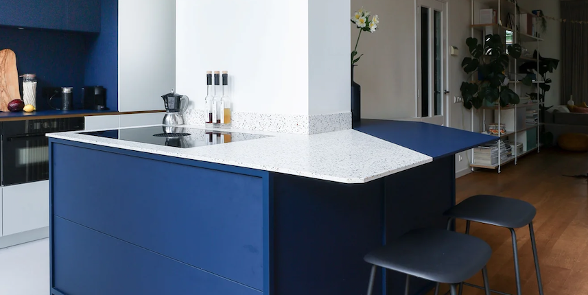 20 TIPS FOR PUTTING AN ISLAND OR PENINSULA IN A SMALL KITCHEN ...
